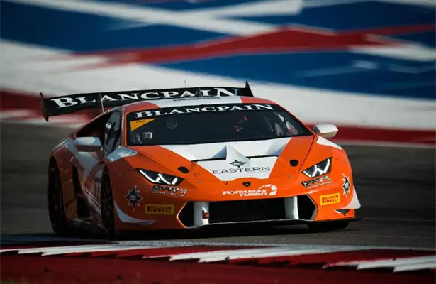 Ferrucci tar debutvinst i Lamborghini ST Race 1 på COTA