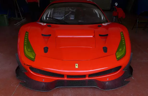 Ferrari 488 GTE ọhụrụ nke Risi n'ọsọ siri ike ime Rolex 24