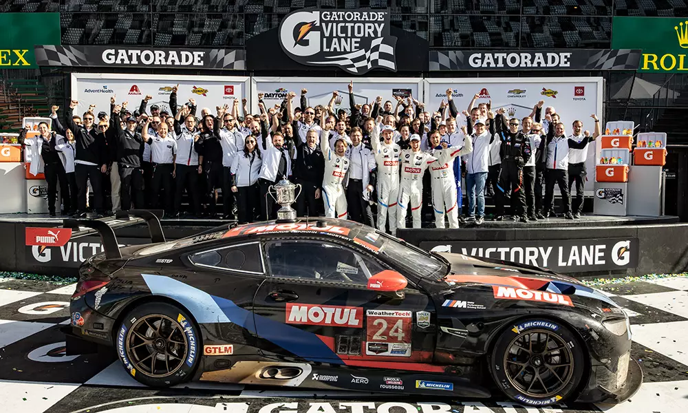 Рахал па-ранейшаму атрымлівае асалоду ад бітвы за 24 GTLM Rolex 12429_2