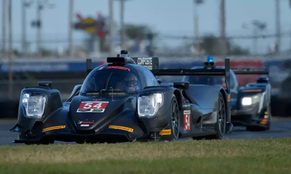 Ndenye 50 maka Roar Tupu Rolex 24