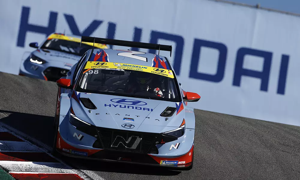 BHA erweidert sechs-Car Hyundai TCR Efforten 13835_2