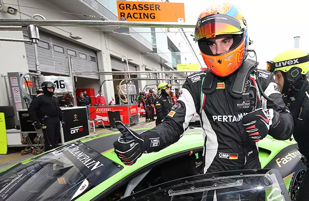 Stolz Storms para Nürburgring Blancpain GT Pole