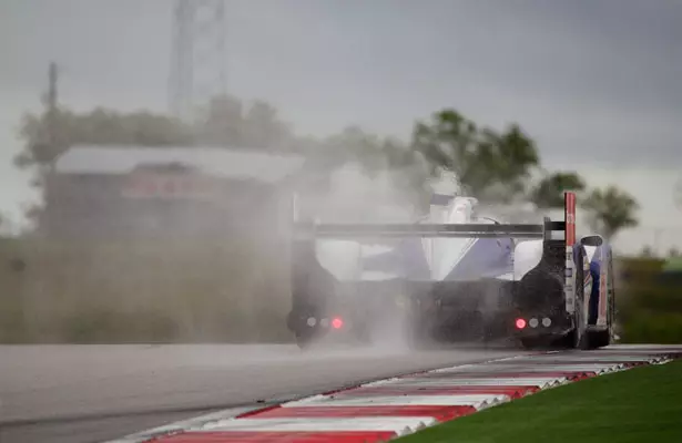 Toyota Paces Mokrý piatok v COTA