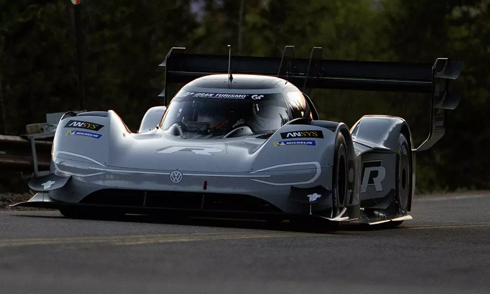 Volkswagen Eyeing Nürburging Lap Record Run with I.D.R 16401_2