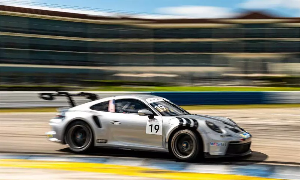 Talagsaong Kolaborasyon alang sa Porsche Rivals Wright, Moorespeed 21047_2