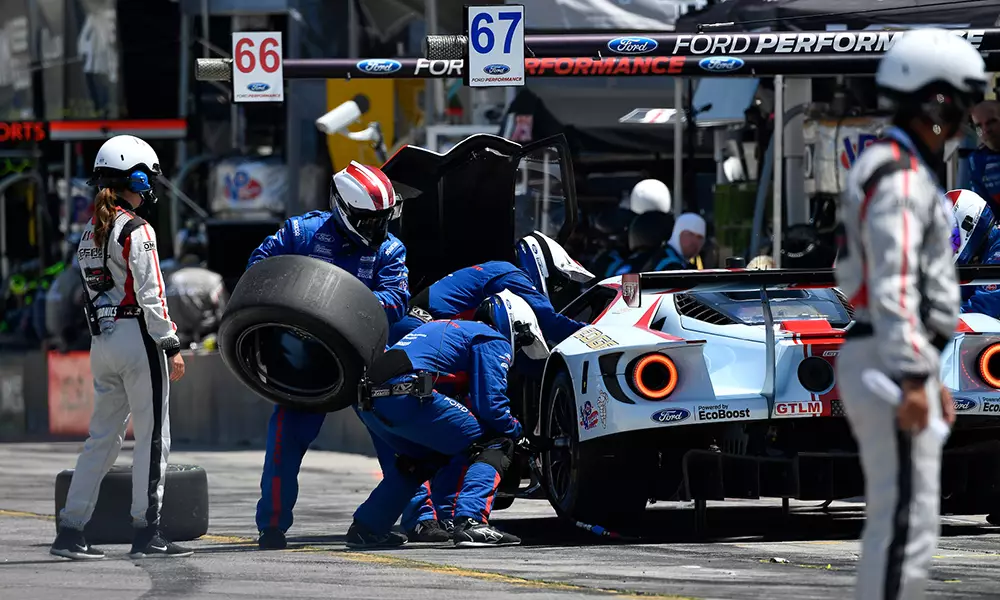 Michelin Di hundurê Rolê de: Karmendên IMSA Pit Lane 22353_3