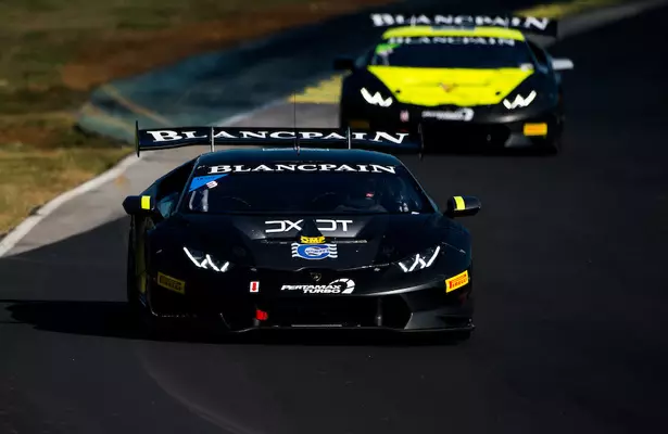 DXDT Yinjiye Imodoka ebyiri za Lamborghini Super Trofeo ya SprintX kuri Monterey