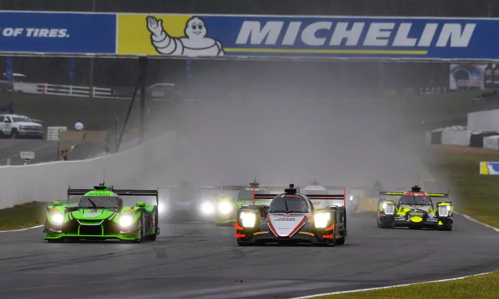 ESM leder Petit Le Mans efter första timmen; Mästerskap avgjort 22511_2