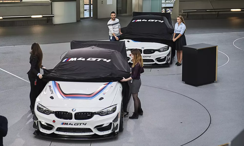 BMWは最初のM4GT4の顧客を確認し、配達を開始します 24671_2