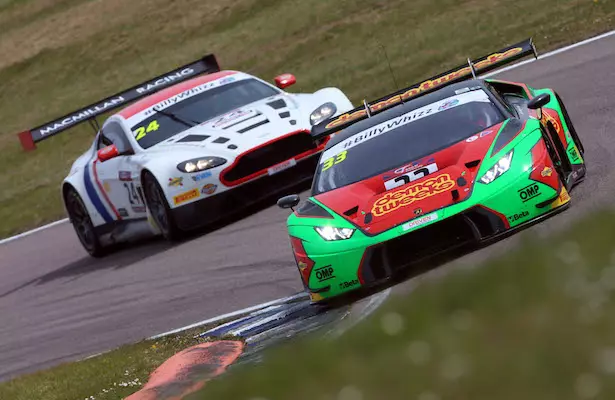 Macmillan, Barwell Top Qualifying στο Snetterton