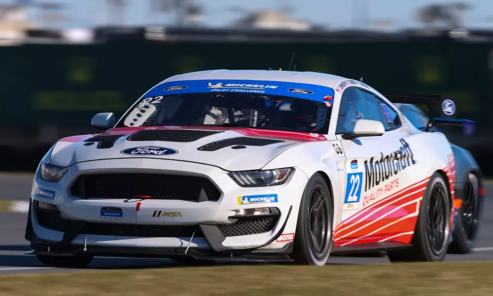 NASCAR Stars Swap Trucks maka Mustang GT4s na Sebring 26799_2