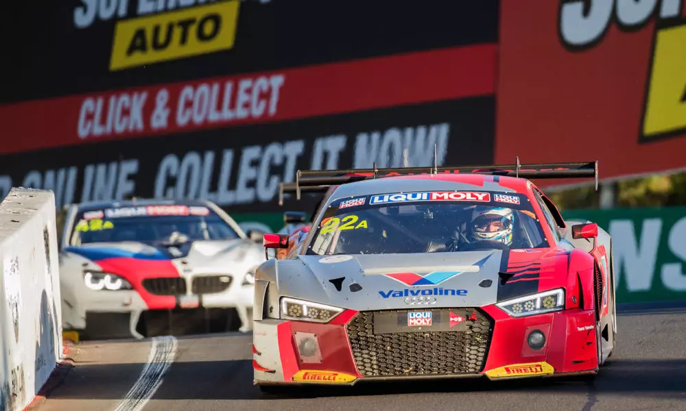 Bathurst GT3 የጭን መዝገብ በእሳት ውስጥ