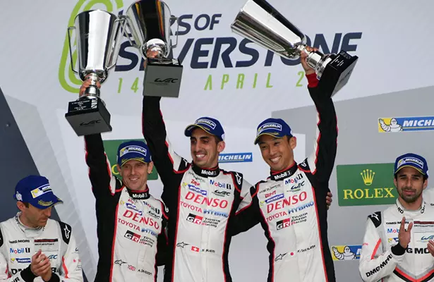 Toyota Takes Hard-Fought Win ntawm Silverstone