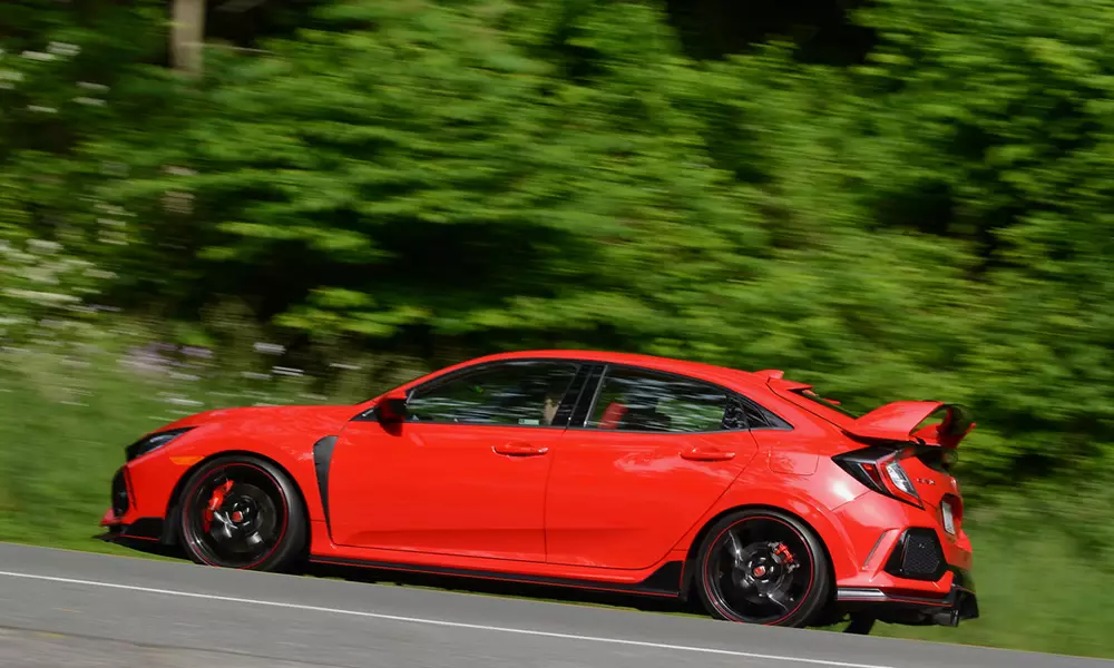 KUYESA KWAMBIRI: Honda Civic Type R 27518_5