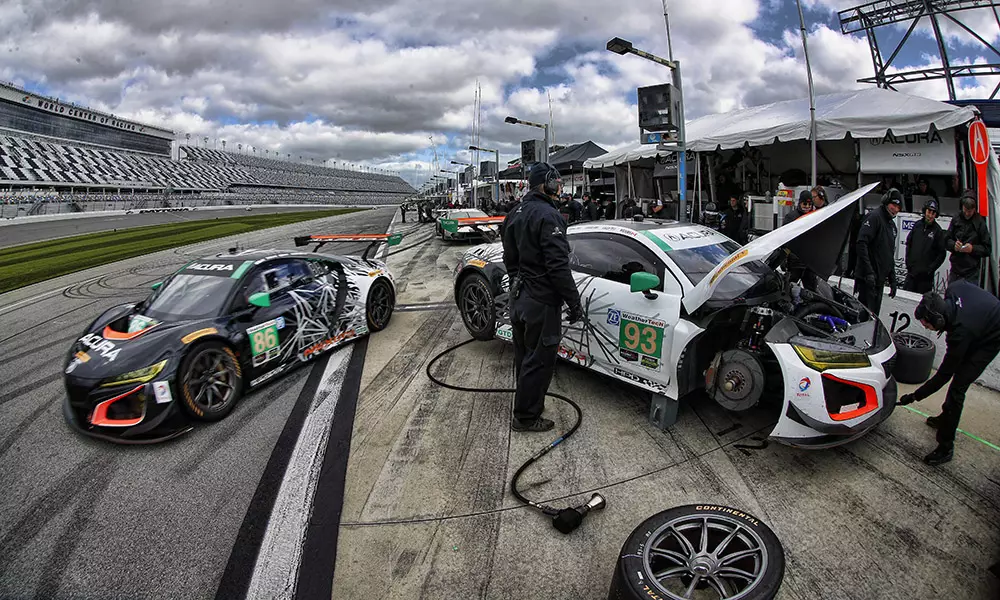 Roar kvalifikacija nustatyti Rolex 24 duobių, garažų vietas 27838_2