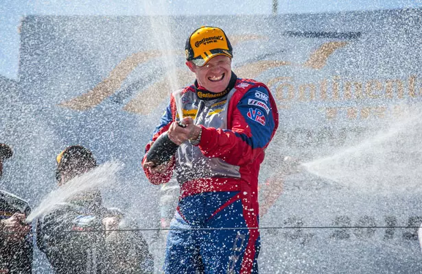 Liddell, Davis Capture CTSC Venko ĉe Monterey