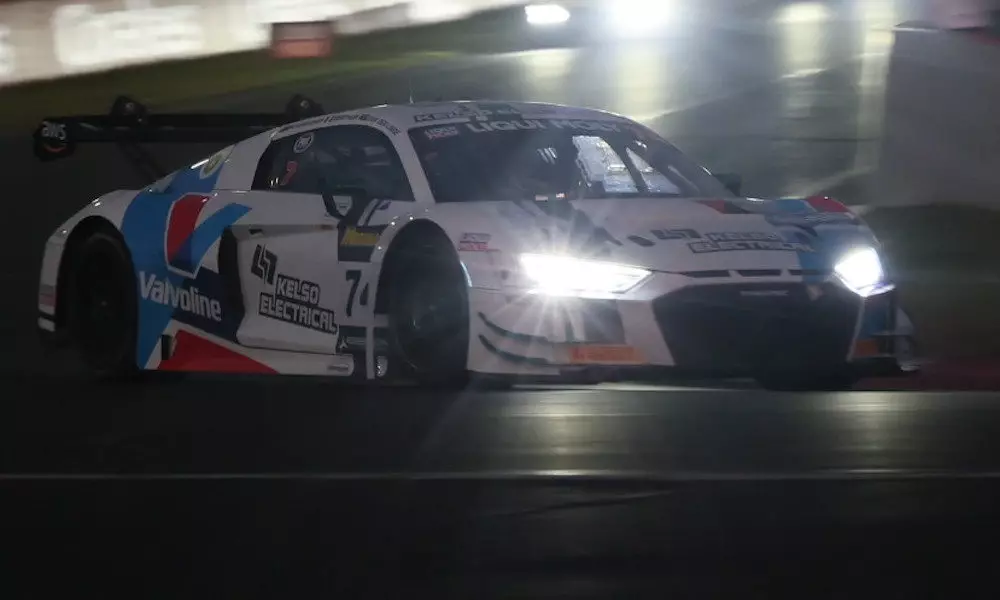 Van der Linde hurtigst i Bathurst Night Practice