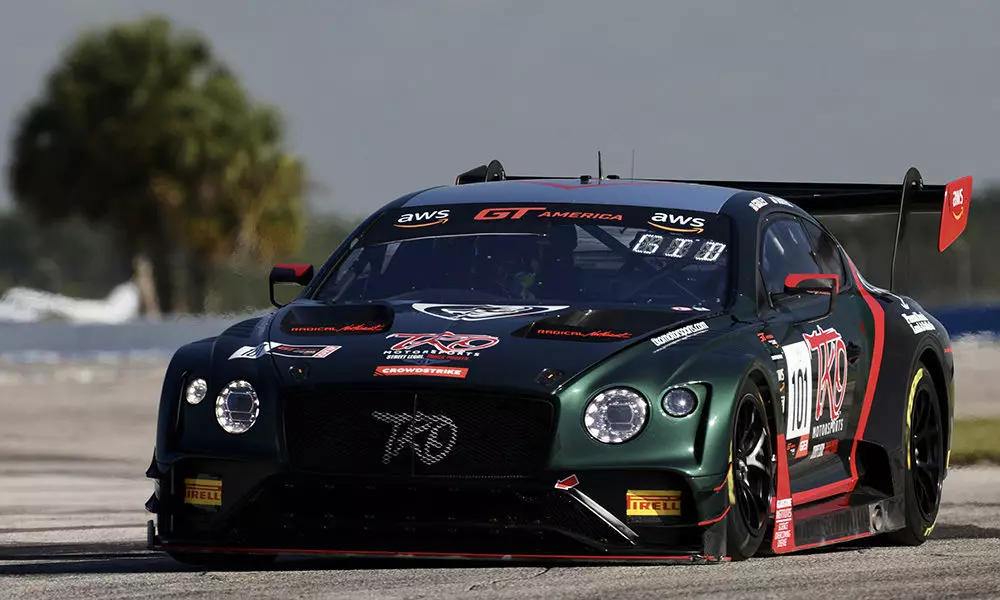 Gidley domine la course d'ouverture à Sebring