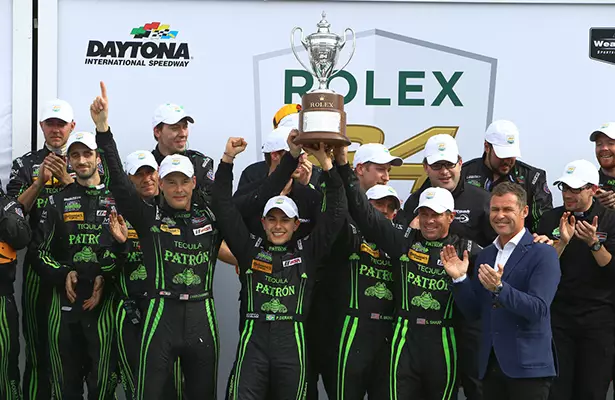 Tequila Patron ESM Breaks Through por Rolex 24 Venko