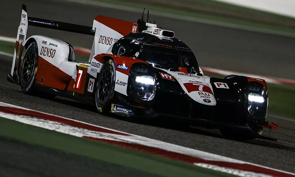 Nº 7 Toyota na frente no meio do caminho enquanto Porsches GTE-Pro atingem problemas 5042_1