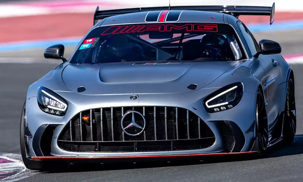 Thông tin đăng nhập của Mercedes-AMG Downplays Track Series GT2