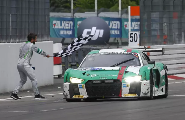 Land Audi Midaog N24 Human sa Dramatic Wet Finish