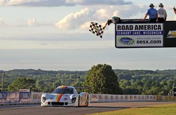 Starworks Road America-да жеңіске жетті