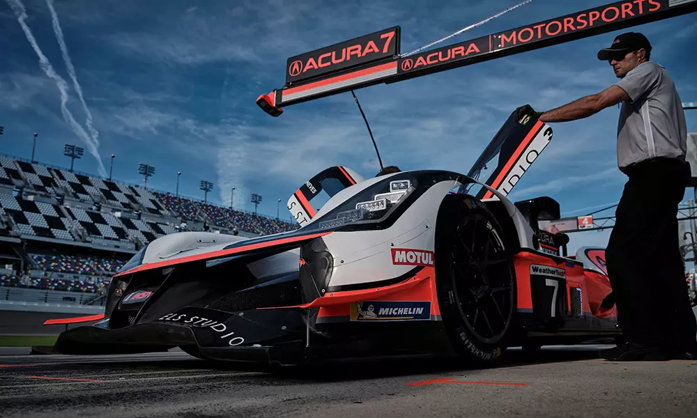 Montoya: Acura DPis Berjuang 