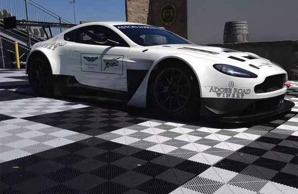 TRG ба дебюти Aston Martin GT3 дар Сонома