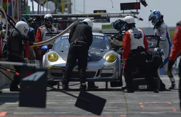 Injury Rules Avenatti Ut GB Autosport Porsche, Barker nei Sub