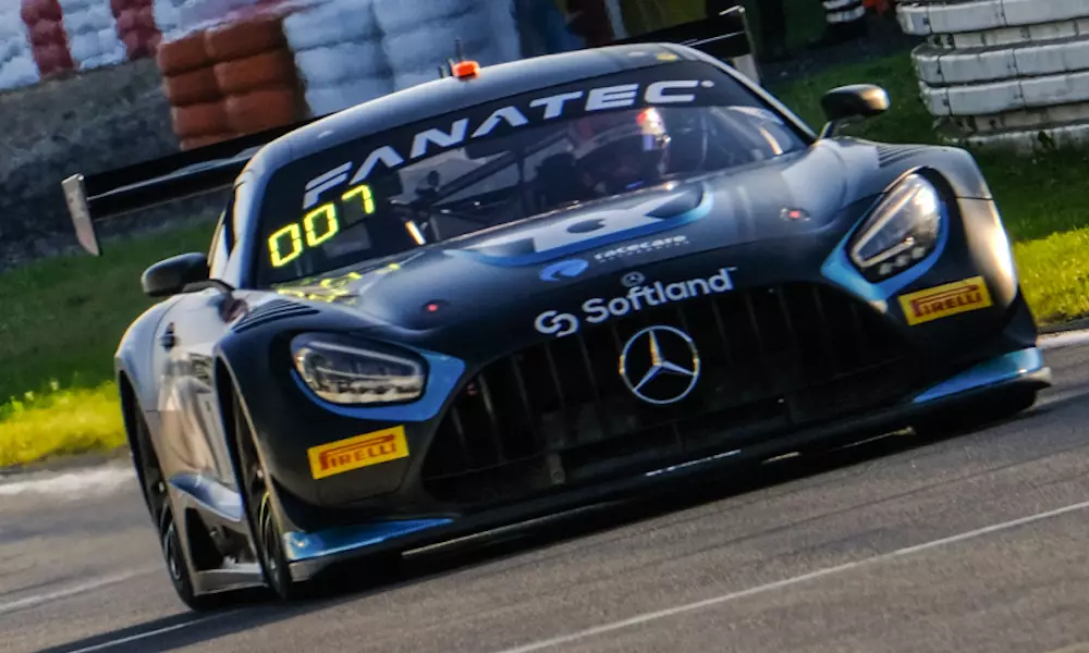 Dienst encabeza la preclasificación en la Copa de Plata Mercedes-AMG 8699_1