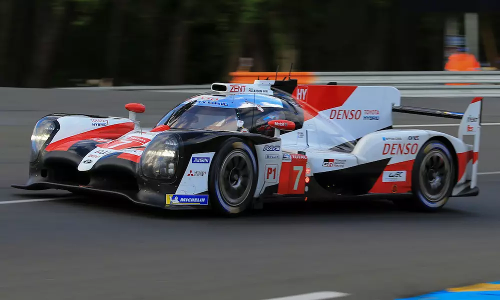 LMP1 Amseroedd yn disgyn o ran Cymwys 2; Toyota 1-2 9446_1