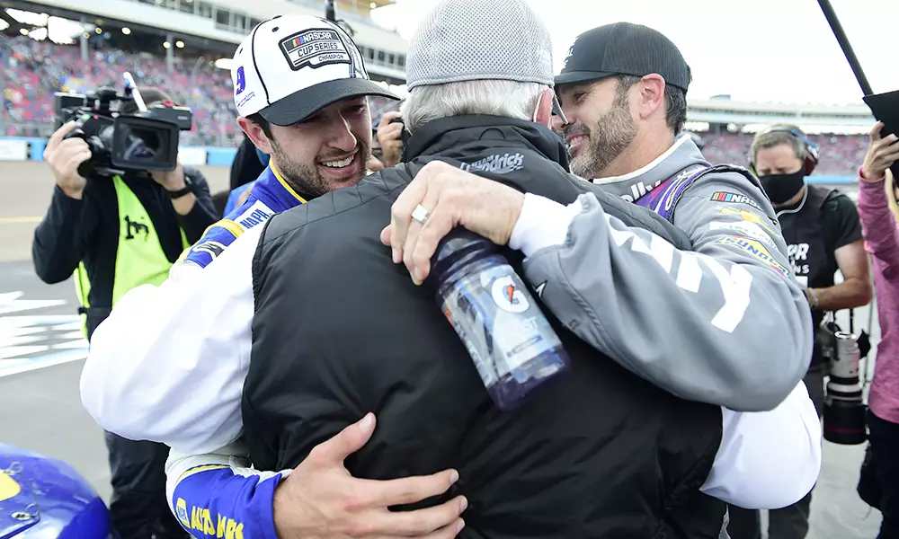 Pencampwyr NASCAR Johnson, Elliott yn Gosod ar gyfer Ymdrech Rolex 24 9577_1