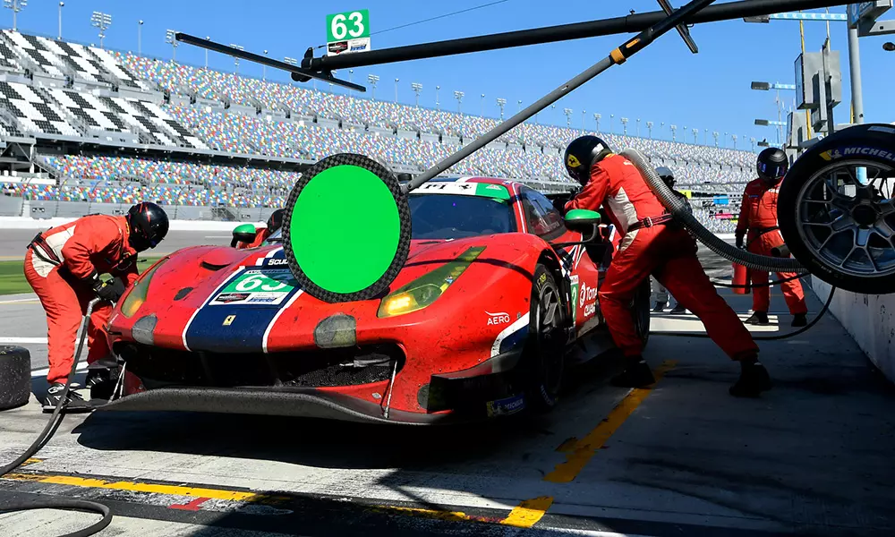 GMG, Scuderia Corsa Boost Long Beach Entry σε 26 αυτοκίνητα 9983_1